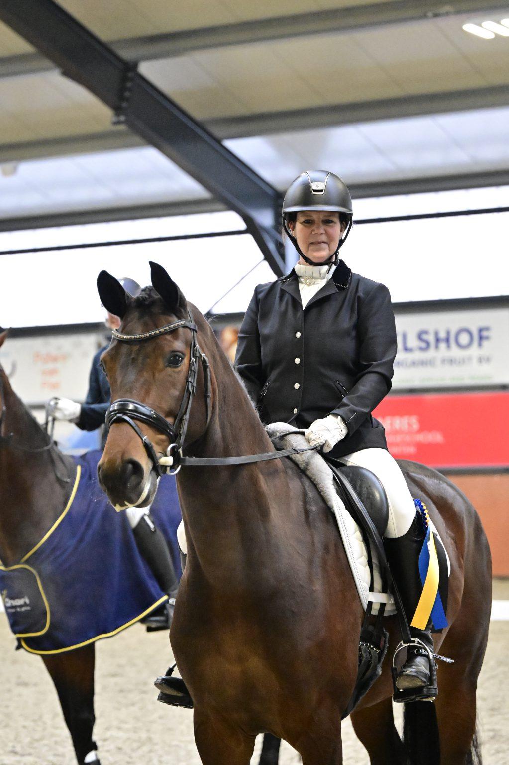 GELDERSE KAMPIOENSCHAPPEN DRESSUUR PAARDEN EN FINALE ZILVEREN PAUW ...